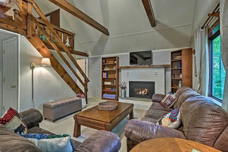 Pocono Lake House Near Skiing & Kalahari Resort! - Pocono Mountains, PA