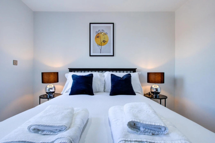 Hybrid Resi - Uxbridge - Uxbridge