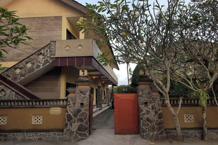 Hotel O Kos Moncok - Mataram