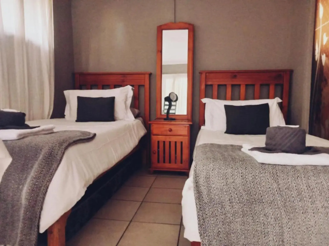 Ay Jay's Guesthouse - Bloemfontein