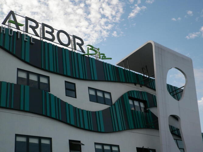 Arbor Biz Hotel - Makassar