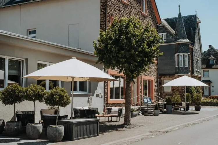 Hotel Restaurant Zur Marienburg - Bullay