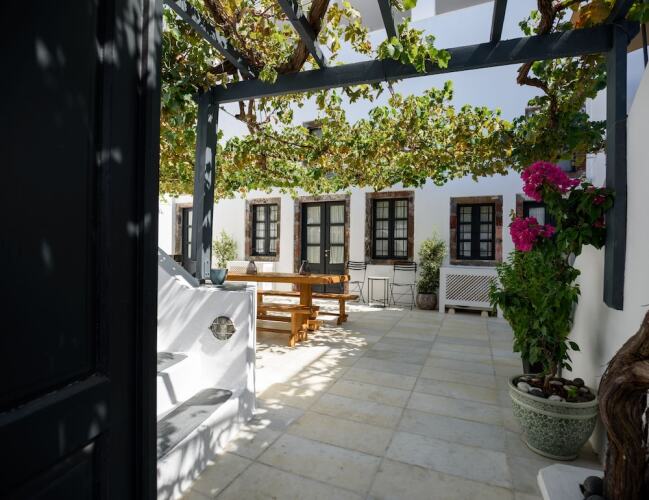 Firalia, Casa In Rock Suites - Santorini