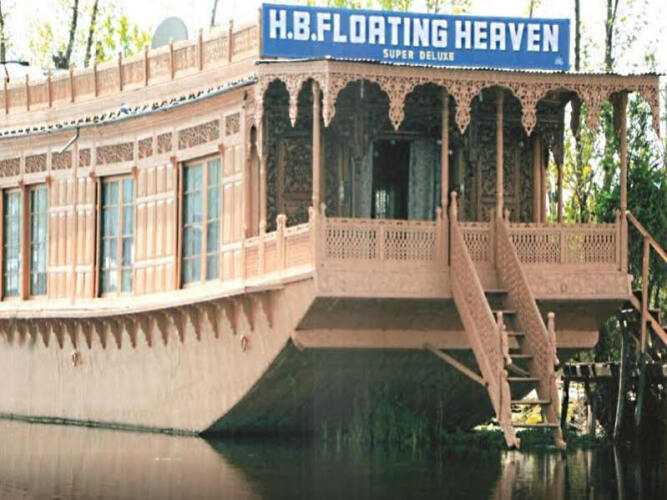 Floating Heaven Group Of Houseboats - Srinagar