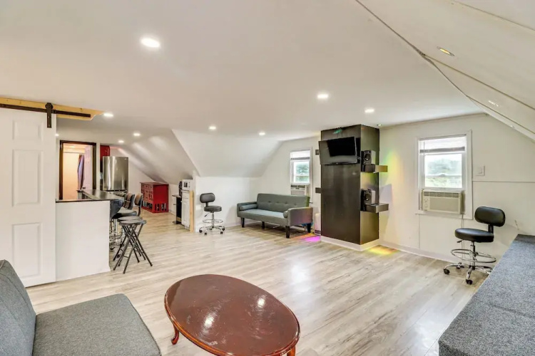 Walkable Abode In Stroudsburg's Business District! - East Stroudsburg, PA