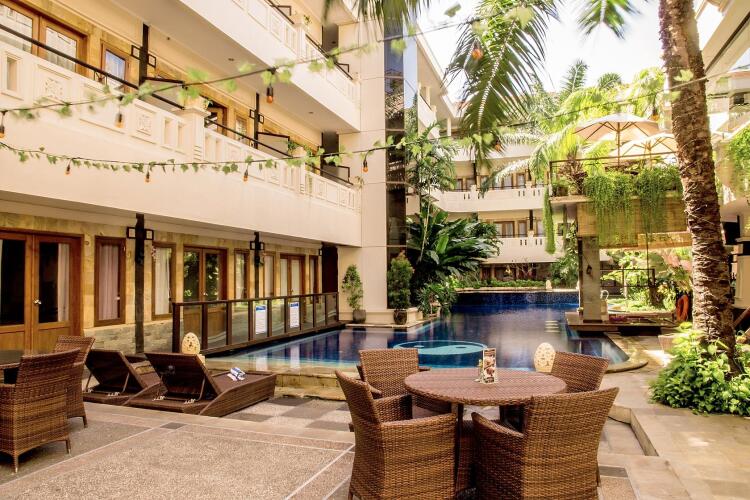 Famous Hotel Kuta - Bali