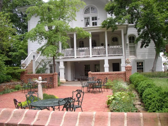 Mayhurst Inn - Virginia