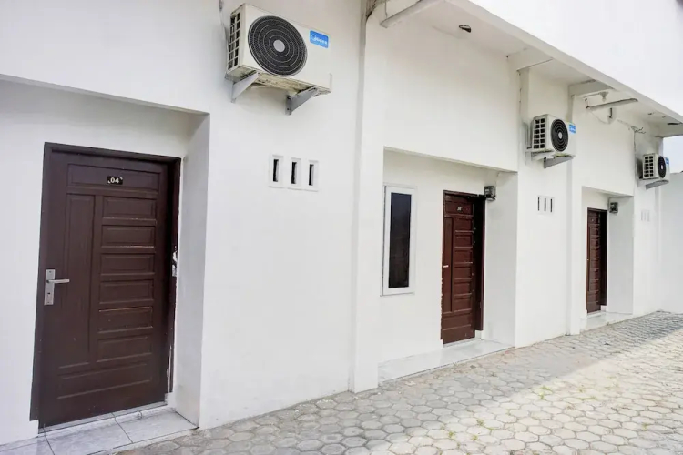 Oyo 94768 Al-hamra Guest House - Medan
