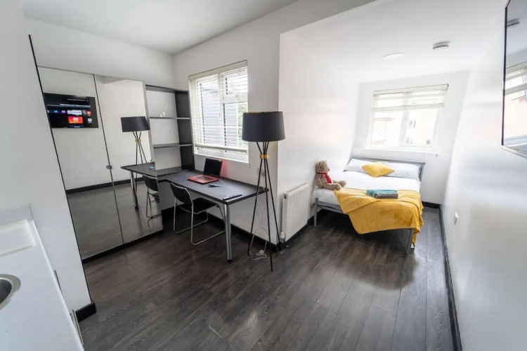 Stunning Studio Next To Restaurants! - Birmingham