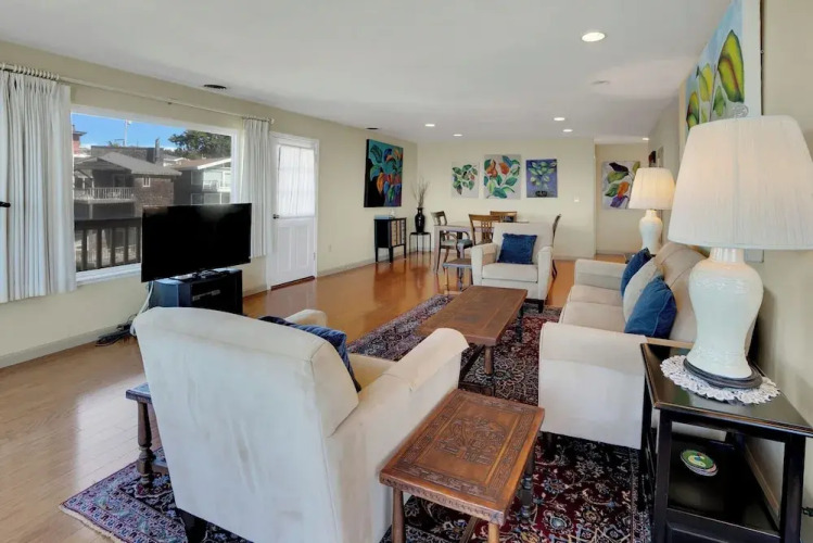 Stunning Coastal Cottage W/ Views Of Monterey Bay! - Monterey Bay, CA