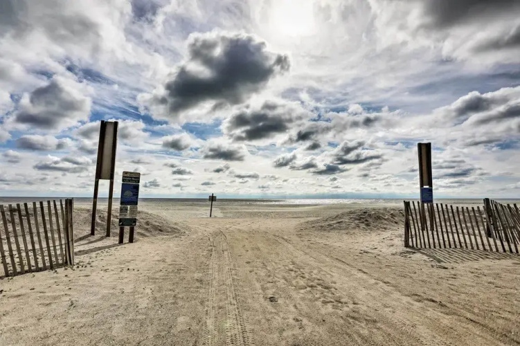 Myrtle Beach Cottage, Walk To Pools + Beach! - Myrtle Beach, SC