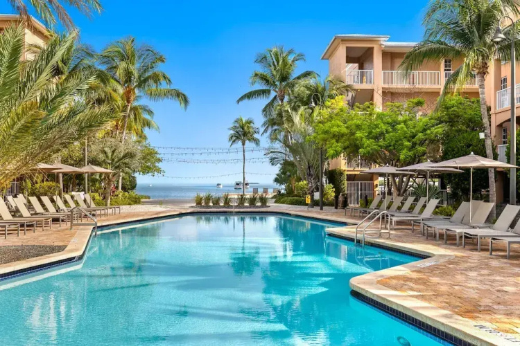 Resort View 1br Suite With Direct Pool Access - Florida Keys, FL