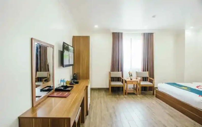 White Crown Hotel - ハロン