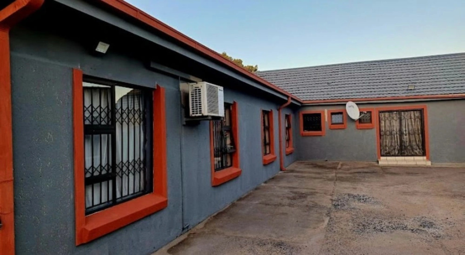 Blueville Guest House - Witbank