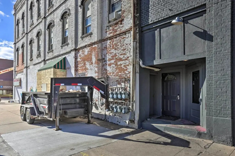 Bright Yankton Apartment Near Meridian Bridge - Yankton, SD