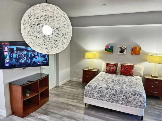 Melrose Rooftop Boutique Residences - Hollywood, CA