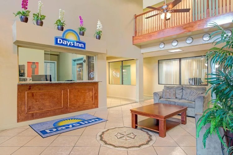 Days Inn By Wyndham Downtown St. Louis - St. Louis, MO
