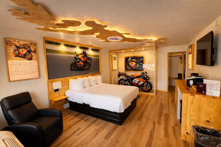 Motorcycle Inn - 세비어빌