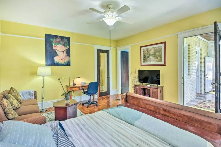 Historic Crescent City Studio - Lakefront W/ Dock! - Crescent City, FL