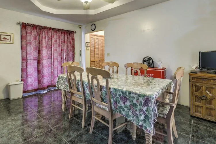 Screened Porch: Remote Harlingen House! - Harlingen, TX