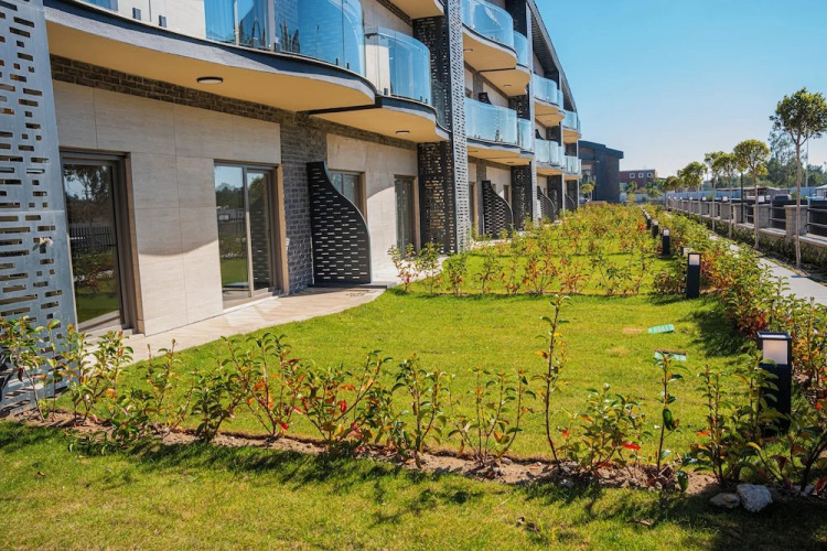 Lara Breeze Kundu Kanyon - Adalia