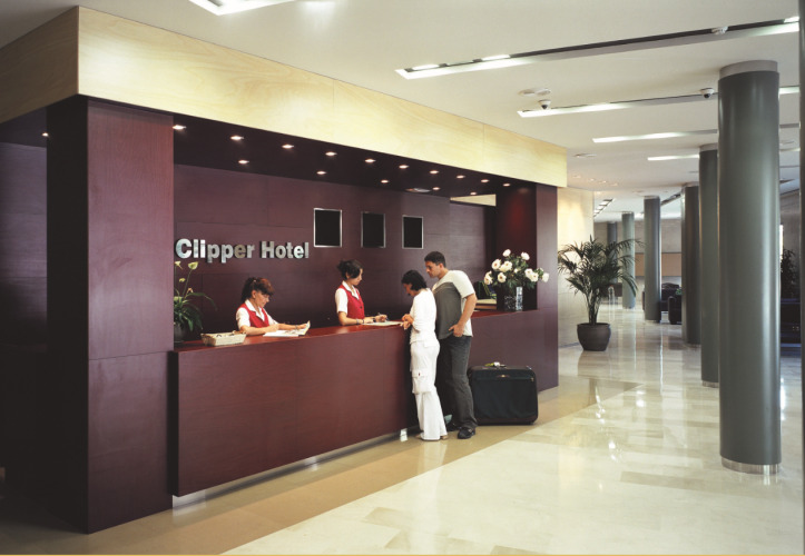 Clipper Affiliated By Fergus "Youth Recommended" - Lloret de Mar