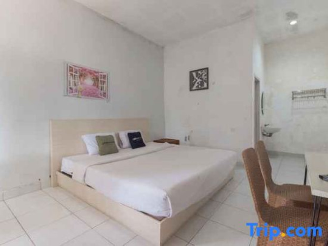 Urbanview Hotel D'pineapple Villa Ciater By Reddoorz - Ciater
