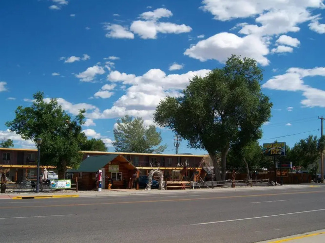 Budget Host Elk Antler Inn - Thermopolis, WY