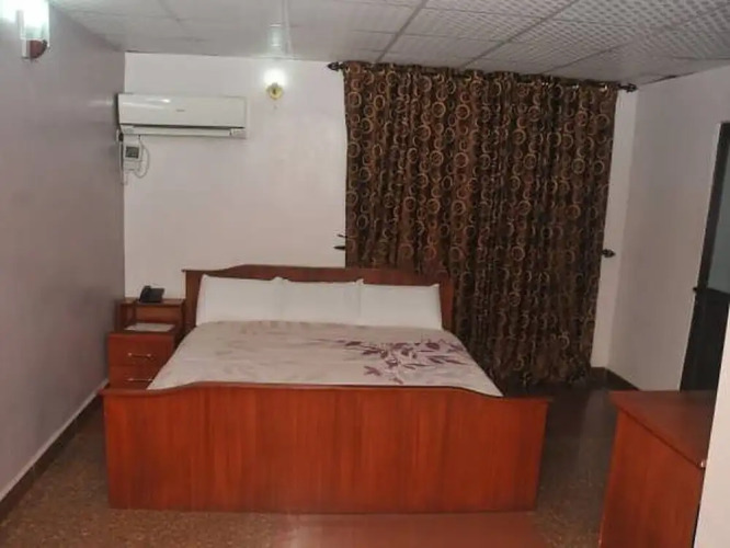 Eeyilobe Guest House - Lagos