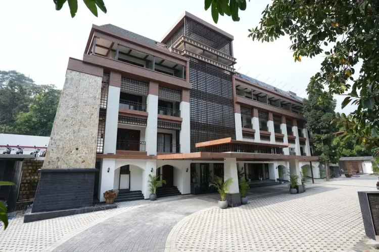 Pleasant Tree Hotels - Dehradun