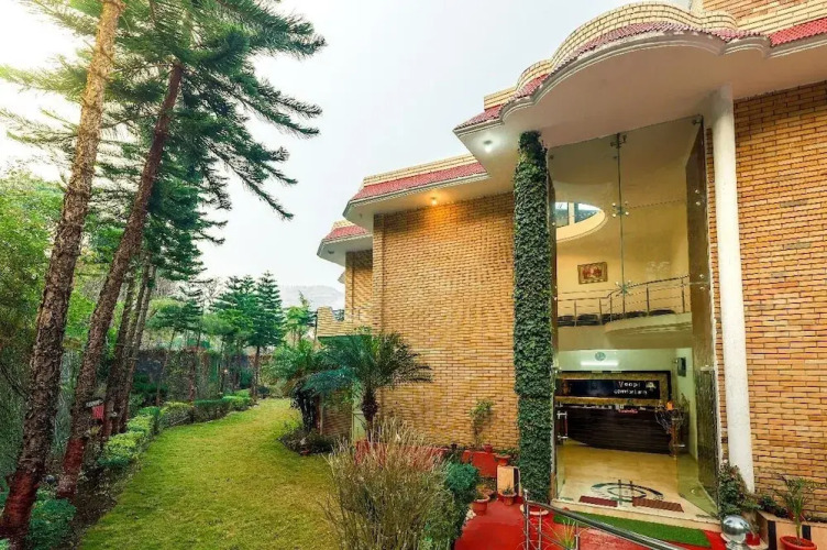 Hotel Vaapi Comfort Inn - Naukuchiatal