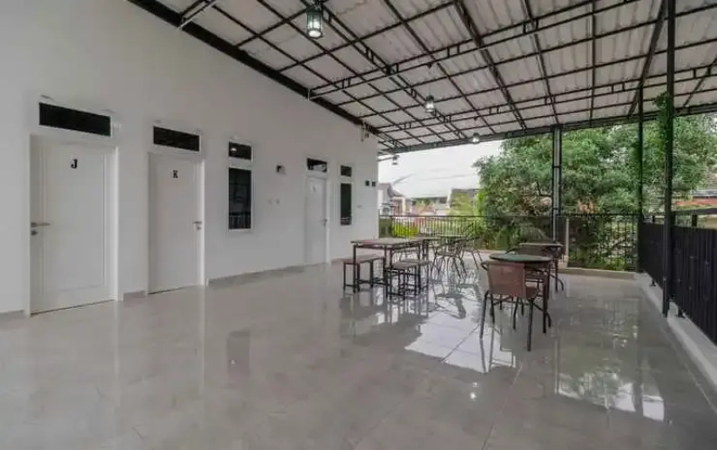 Reddoorz Syariah Near Summarecon Mall Bekasi - Bekasi