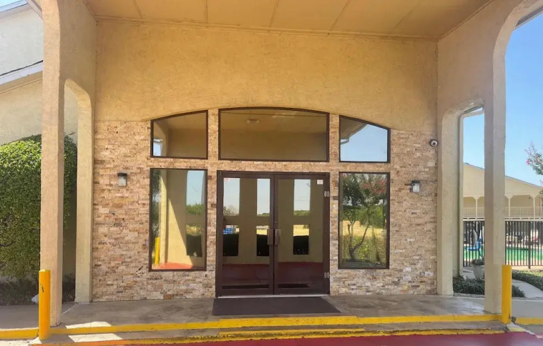 Spanish Trails Inn - Mesquite, TX