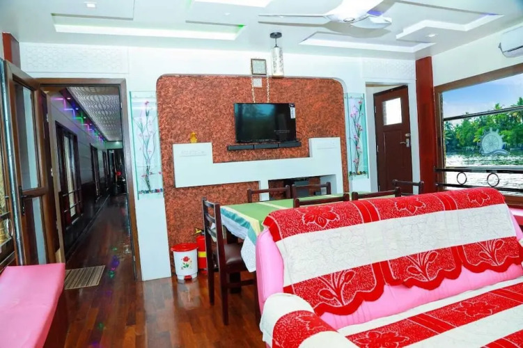 Double Decker Houseboat - Alappuzha
