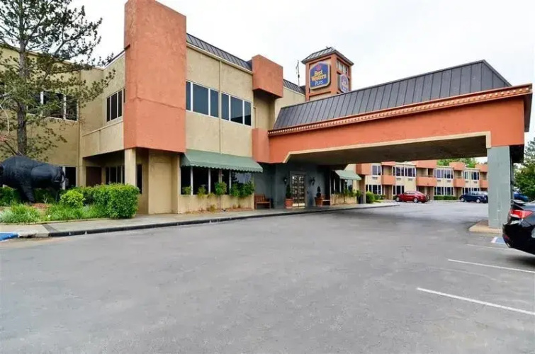 Best Western Plus Lawton Hotel & Convention Center - Lawton, OK