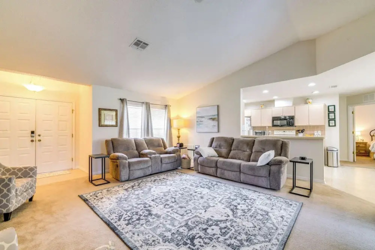 Family-friendly Spring Hill Vacation Home W/ Lanai - Spring Hill, FL