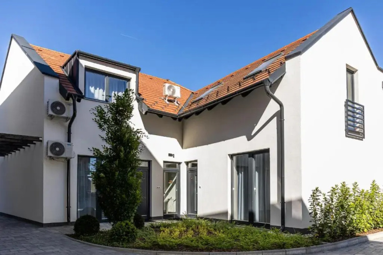 Dotis Apartman Tata - Tata