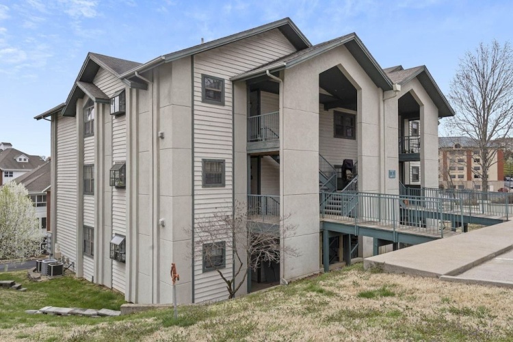 Guest House At The Greens - Dolly Parton's Stampede - Branson, MO