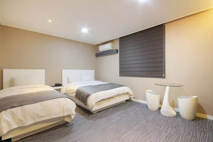 Yeosu Hotel You - Yeosu