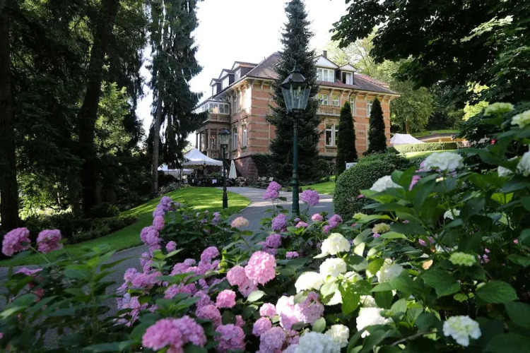 Villa Hammerschmiede Hotel & Restaurant - Karlsruhe