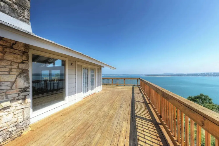 Waterfront Lake House With Hot Tub & Firepit - Canyon Lake, TX