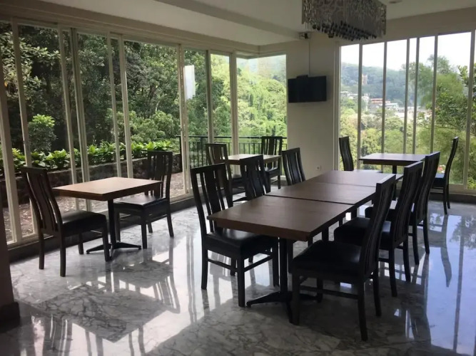 Arainn Bed And Breakfast Tretes Prigen By Ecommerceloka - Trawas