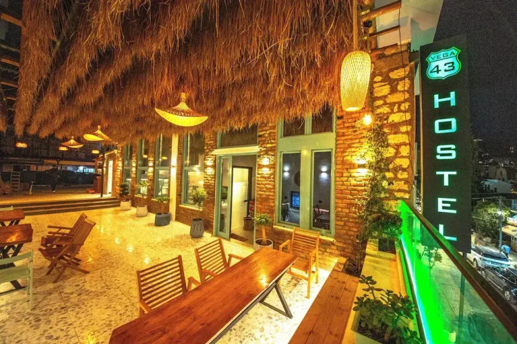 Vega 43 Hostel - Sarandë