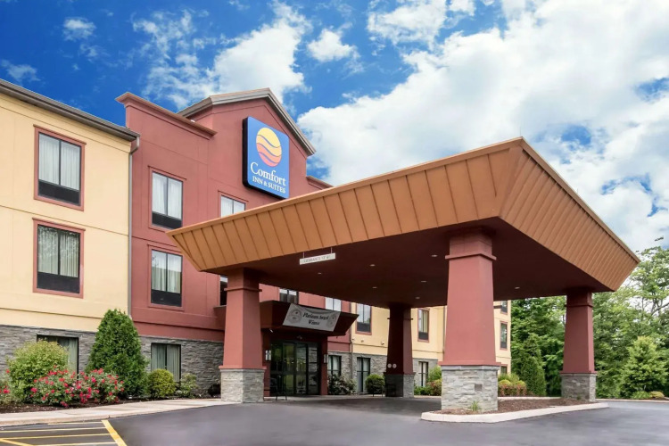 Comfort Inn & Suites Tunkhannock - Lake Winola, PA