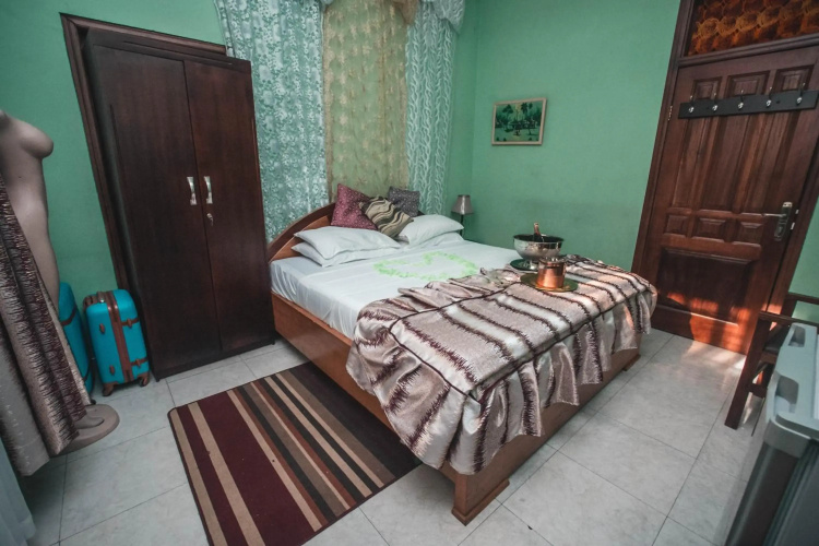 Jesiwa B's Little Palace - Accra