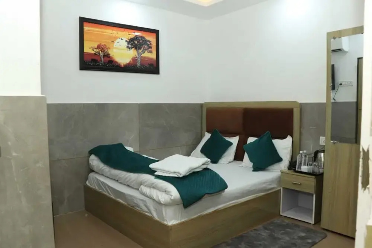 Hotel Sheeri Inn - Faizabad