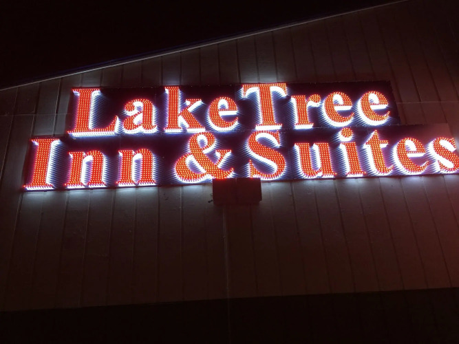Laketree Inn And Suites Marion - Marion, IL