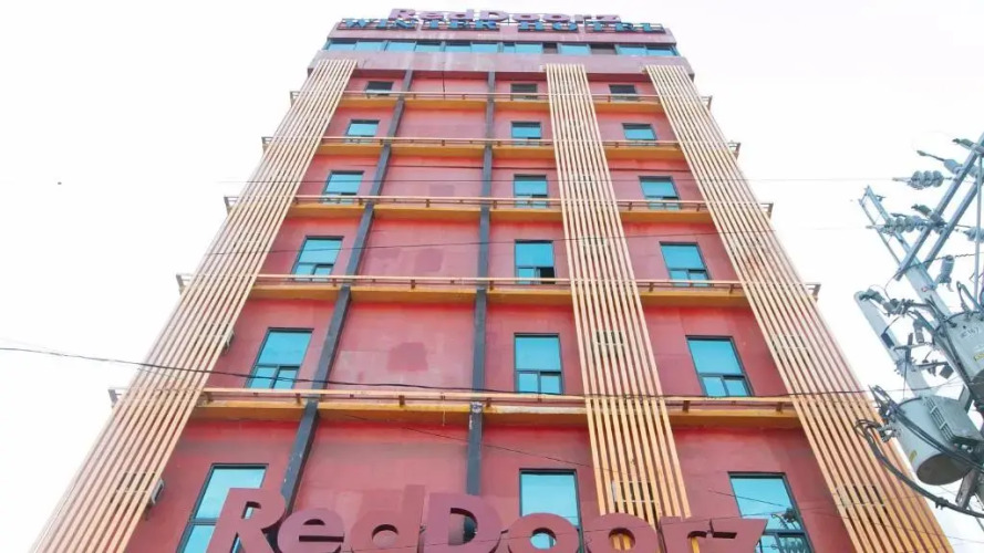 Reddoorz Plus @ Winter Benitez - Quezon City