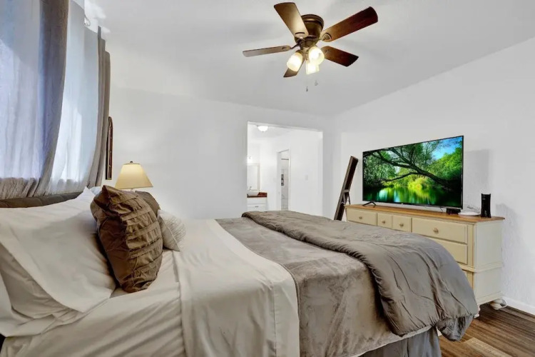 Bayer Guest Haus-hot Tub And Fire Pit - Fredericksburg, TX