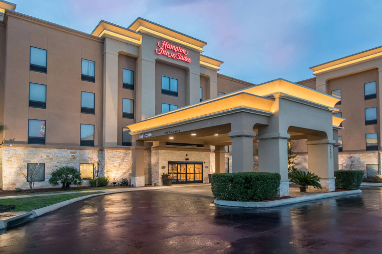 Hampton Inn & Suites Selma-san Antonio-randolph Afb Texas - Universal City, TX